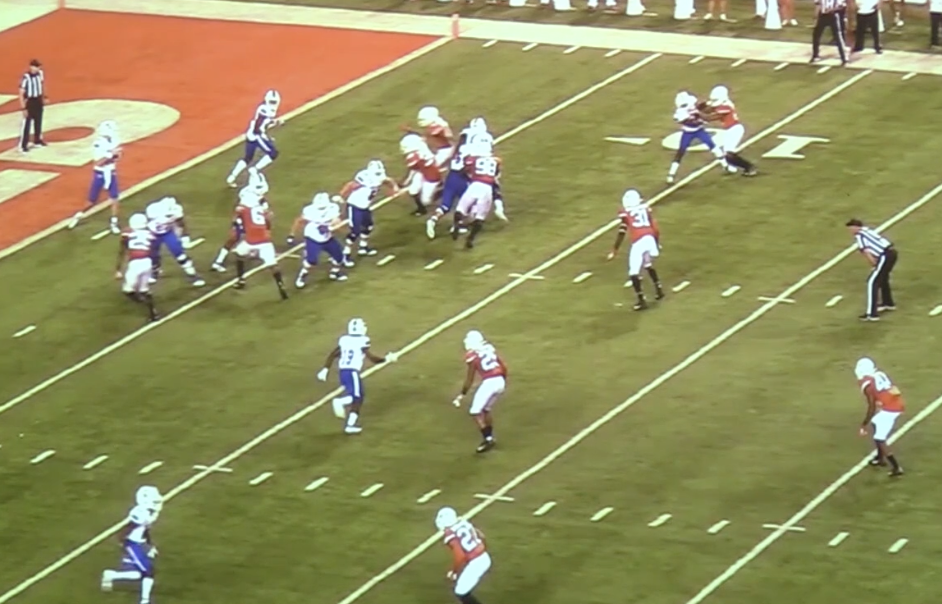 Slip and Slow Screen Pass - Football Toolbox